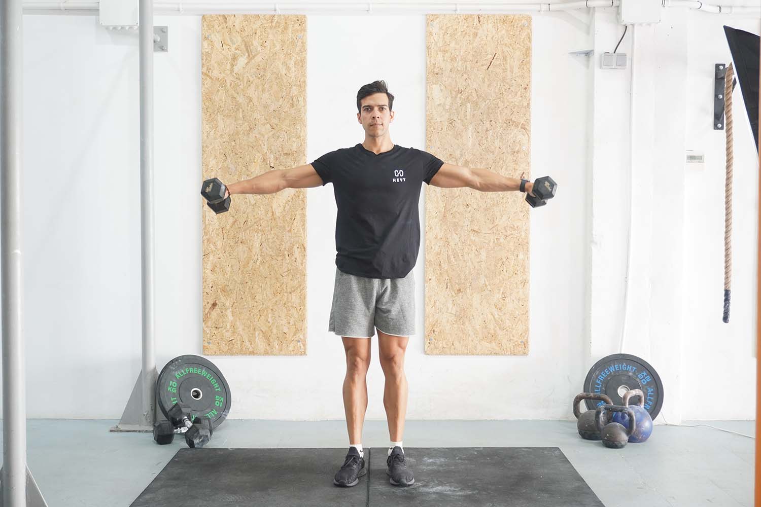 Lateral Raise Dumbbell How To Instructions Proper Exercise Form And Tips Hevy Exercise