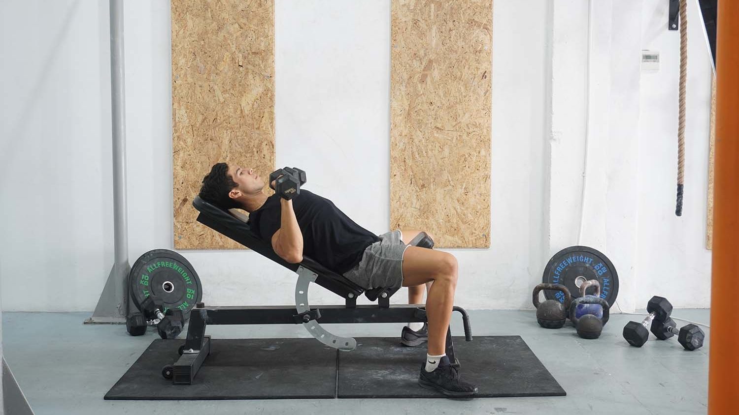Incline Bench Press (Dumbbell) - How to Instructions, Proper Exercise ... Incline Bench Press (Dumbbell) - How to Instructions, Proper Exercise ...